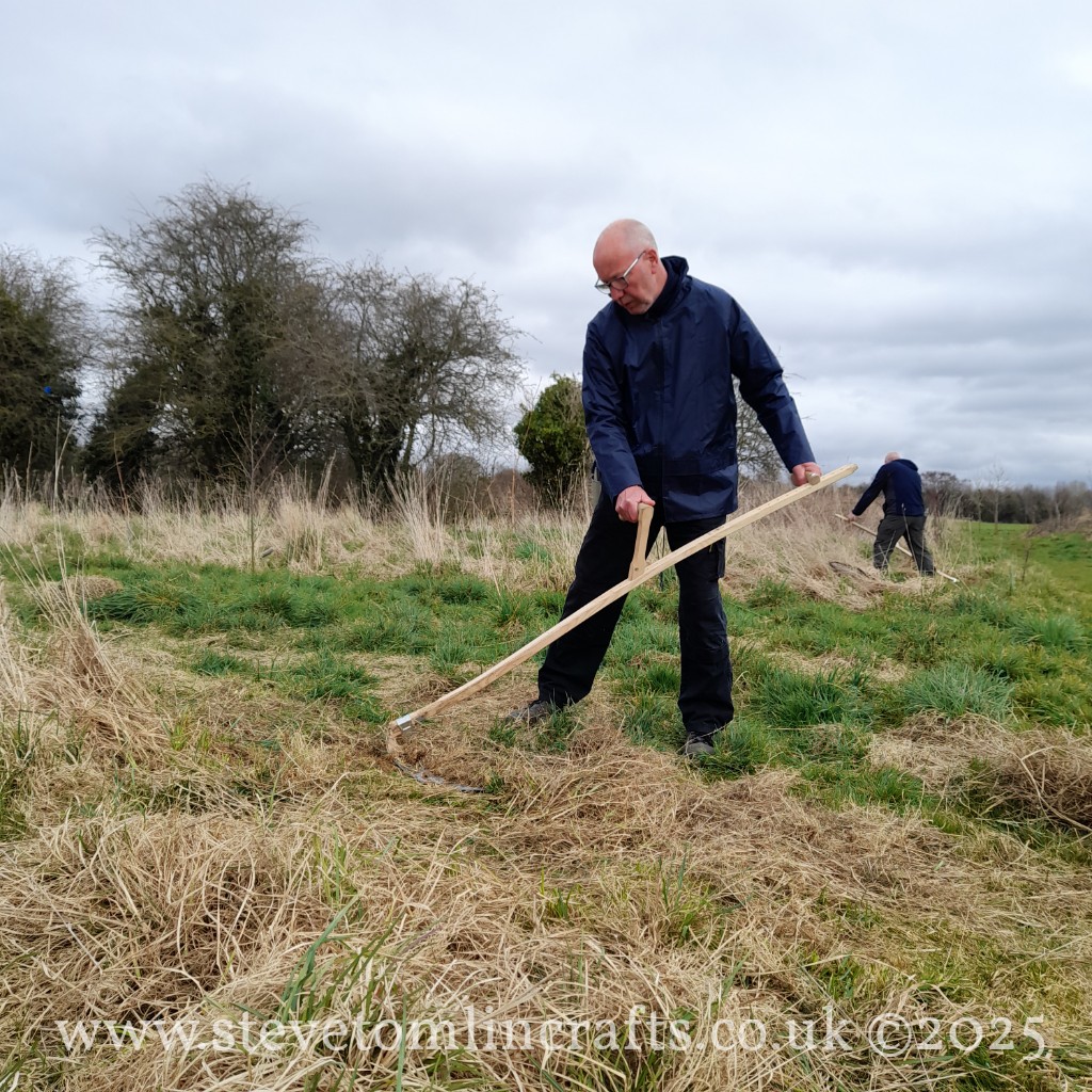 Learn to scythe course in North Wales | Steve Tomlin Crafts